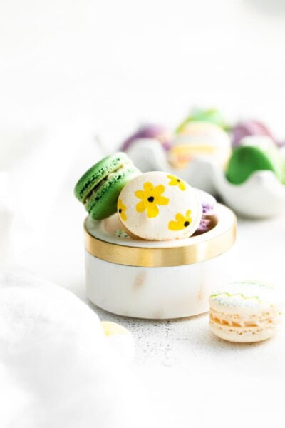 Easter Egg Macarons - a perfectly decorated spring macaron!