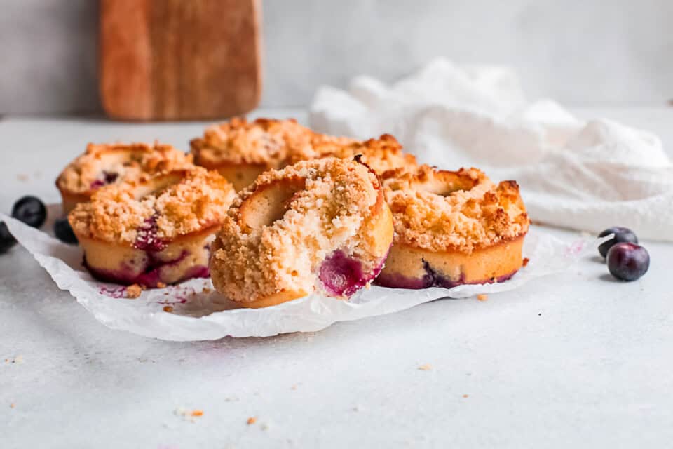 Baked Blueberry Streusel Donuts - Nutmeg Nanny